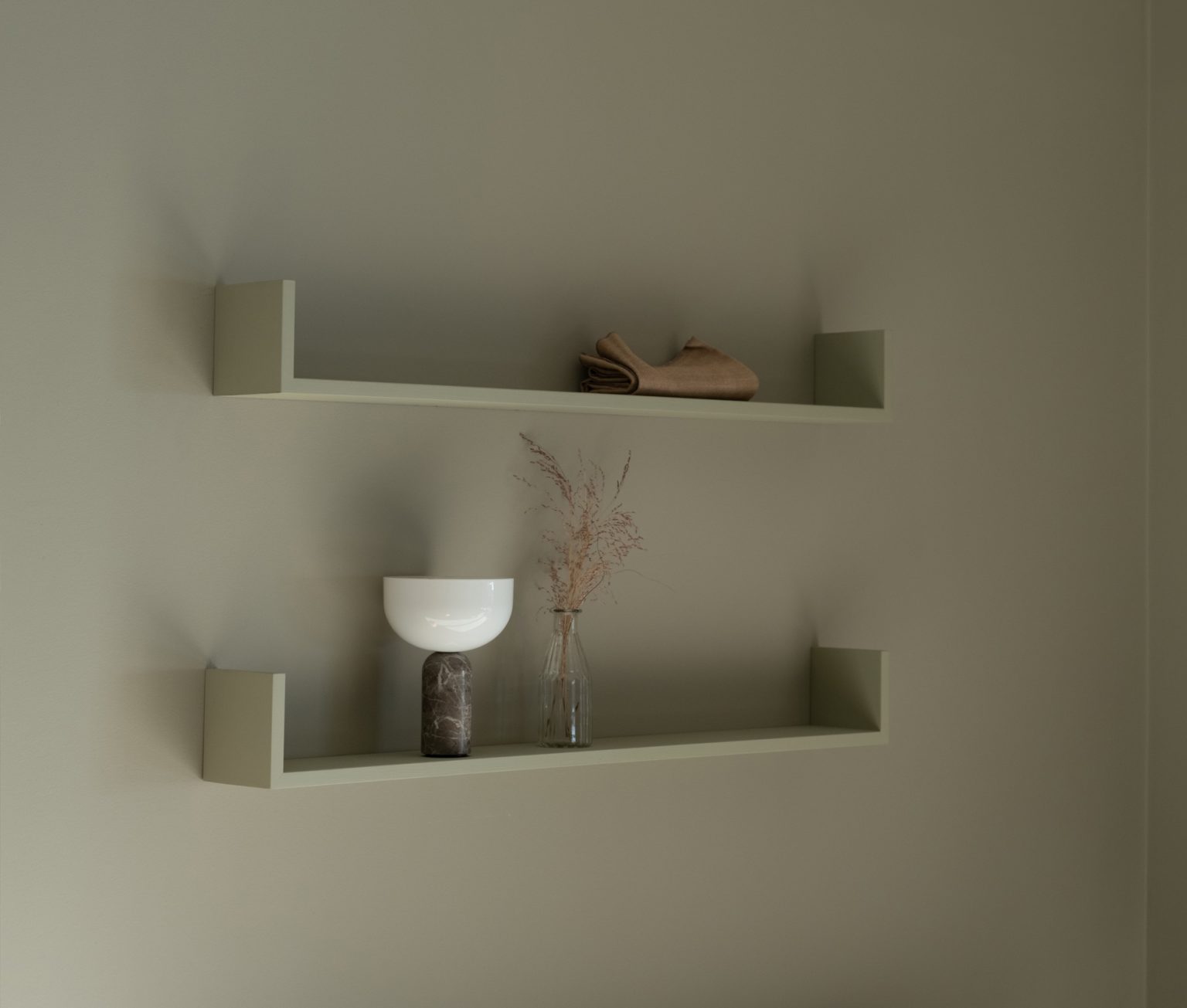 Gren wall shelf pine - ygg&lyng